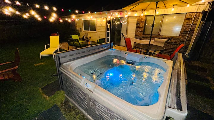 3 Br Home-hottub, Close To At&t Stadium Fifa Ready - Grand Prairie, TX