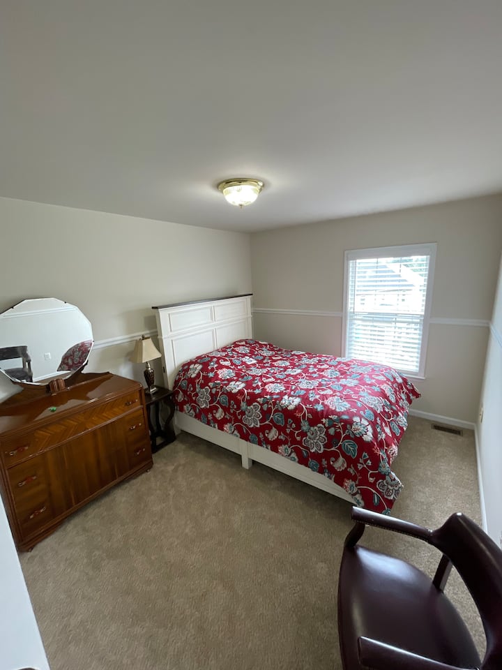 Jane’s Airbnb Room 2 - Frederick, MD