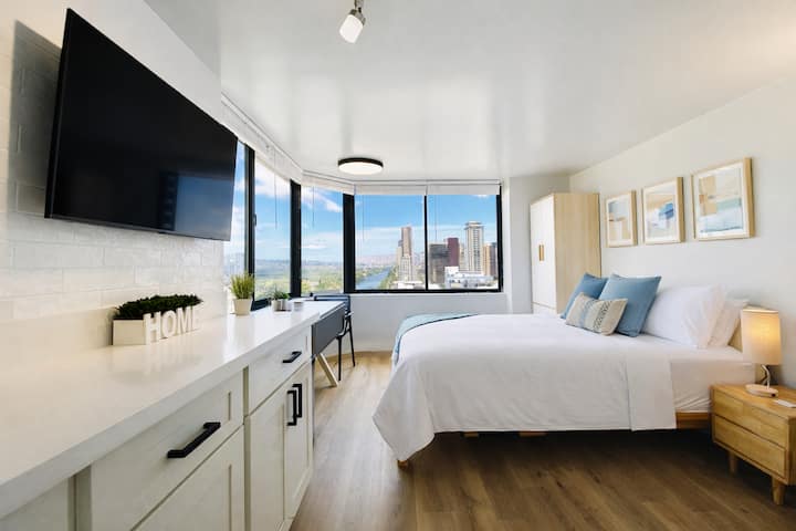 Waikiki Corner Ocean & Diamond Head Studio - Honolulu