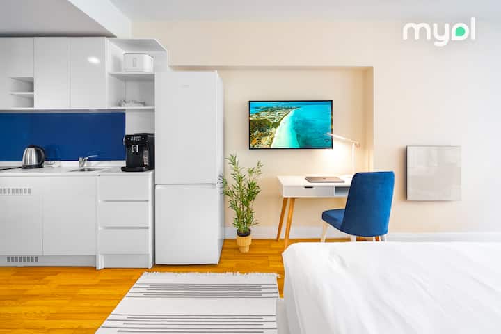 Myplace | Cozy Apt | Workspace | Coffee | #C3204 - 바투미