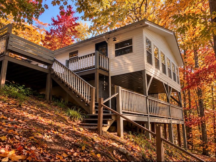 Cozy Mountain Cottage- Hot Tub, Mountain Views - Robbinsville, NC