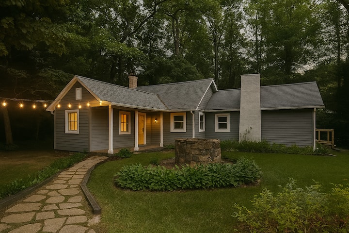 Linny’s Lake House - With Dock - Connecticut
