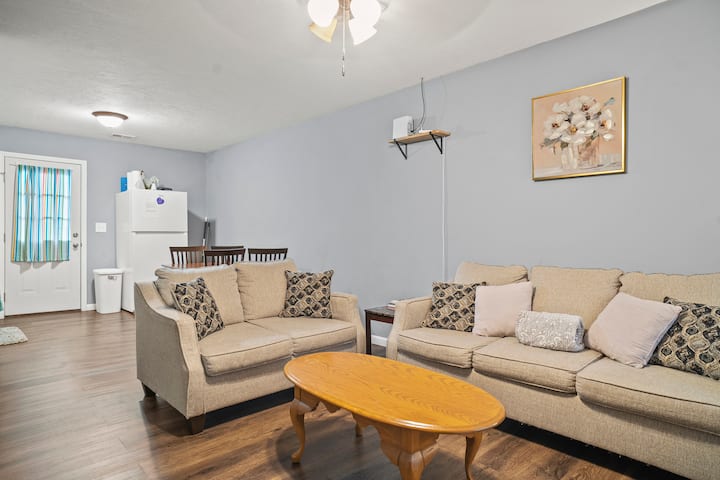 Red River Unit 2 - Fiber Internet / 2 Bedrooms - Clay City, KY