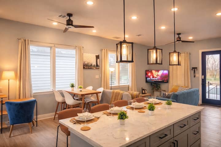 Downtown-adjacent Cozy Stay | Gated + Parking - Northside - Houston