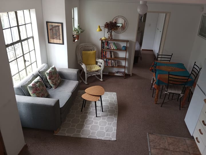 Private & Tranquil One Bed Melville Apartment - Johannesburg