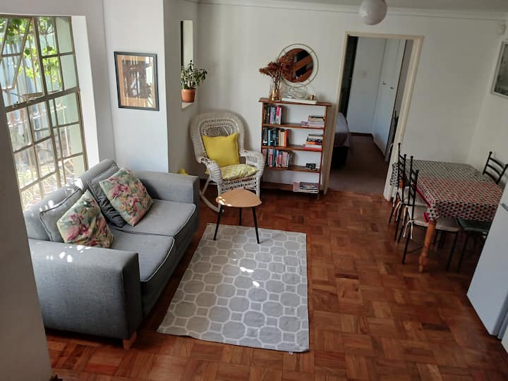 Private & Tranquil One Bed Melville Apartment - Johannesburg