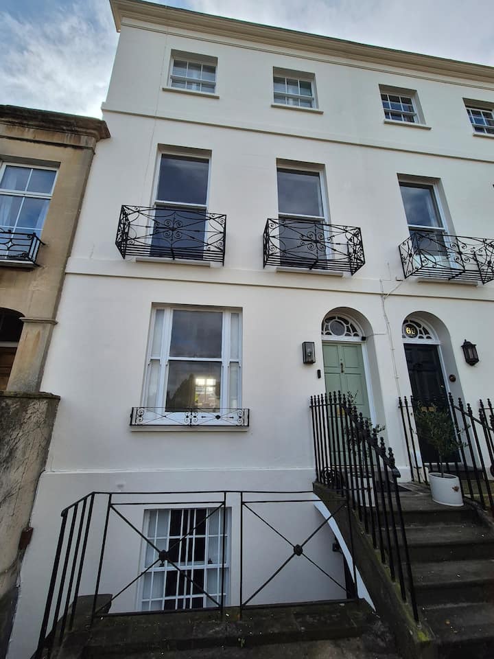 Entire Apartment In Montpellier Central Cheltenham - Cheltenham