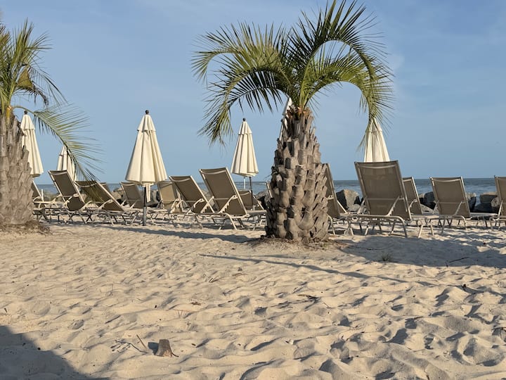 Golf View Villa Beach Access 2b/2b-tennis, Bikes - Seabrook Island, SC