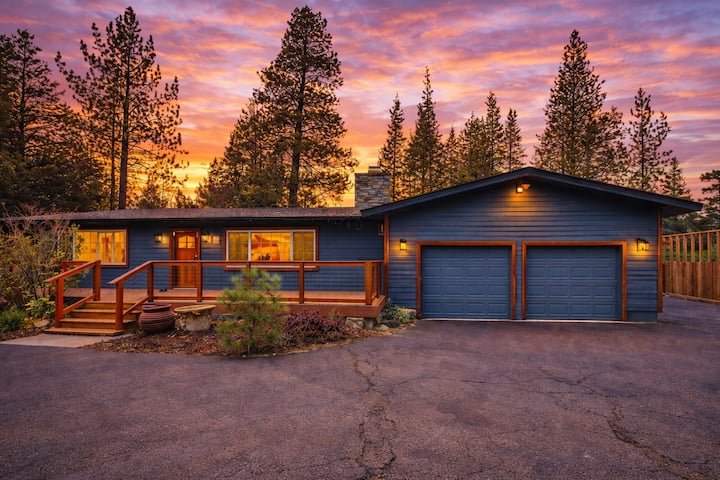 Cheyenne Cozy Cabin With Jacuzzi - South Lake Tahoe, CA