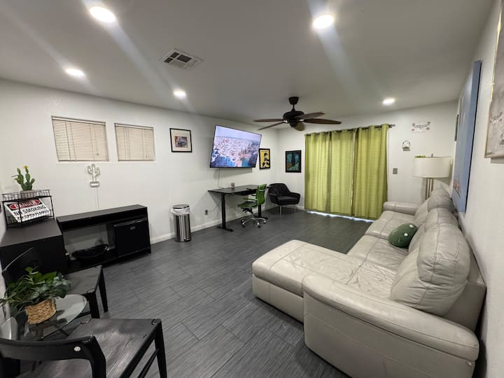Modern Suite 20 Min From The Las Vegas Strip! - 北拉斯維加斯