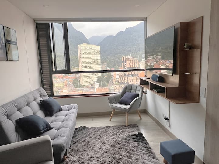 Skycondo Downtown 19 | Mountains View, & Amenities - Bogotá