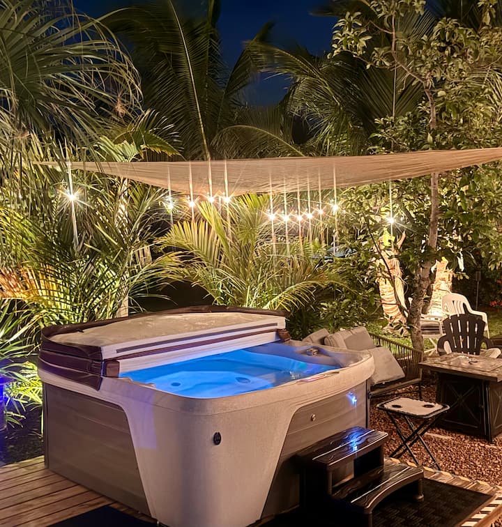 Coastal Bungalow Bliss | Hammock • Hot Tub • Chill - Cape Coral, FL