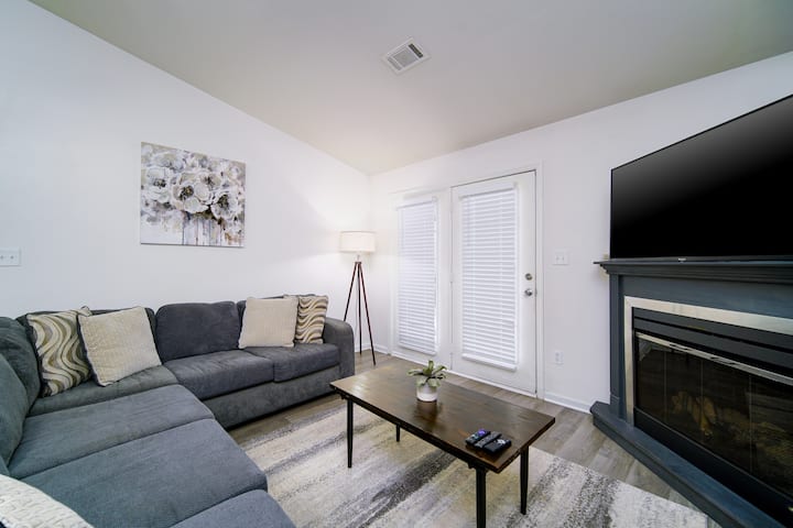 Cozy Quaint Townhome 5 Miles To Masters - Adams Lake, Evans