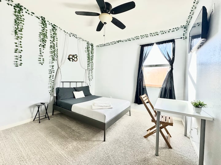 Vine Bedroom B1 (8min From State Farm Stadium) - Glendale, AZ