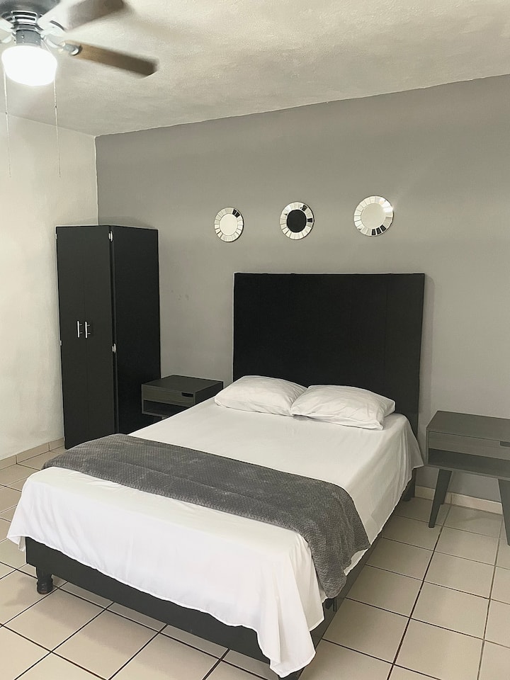 Apartamento Privado, Por Estadio Bbva Y Fundidora - 哥德普洛