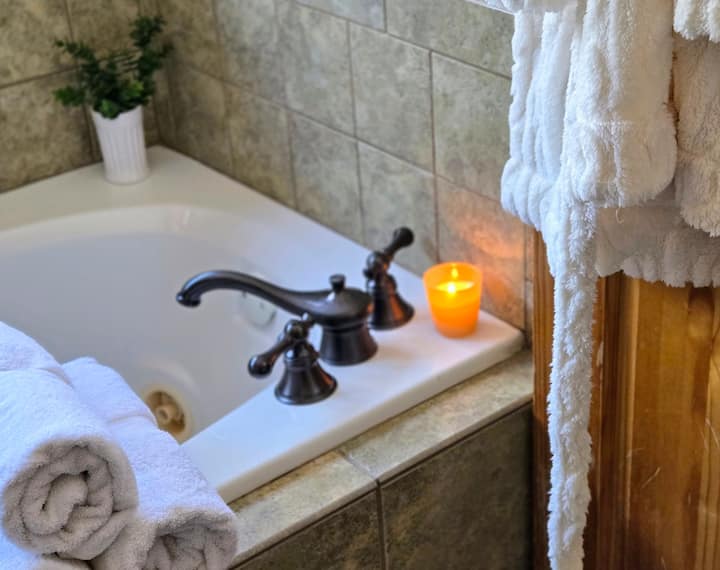 Waterfront 3 Acre Private Peninsula W Hot Tub - Wisconsin