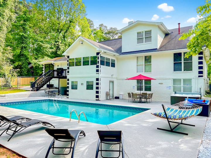 Spacious Retreat | Pool | Hottub | Sauna | Games - South Fulton, GA
