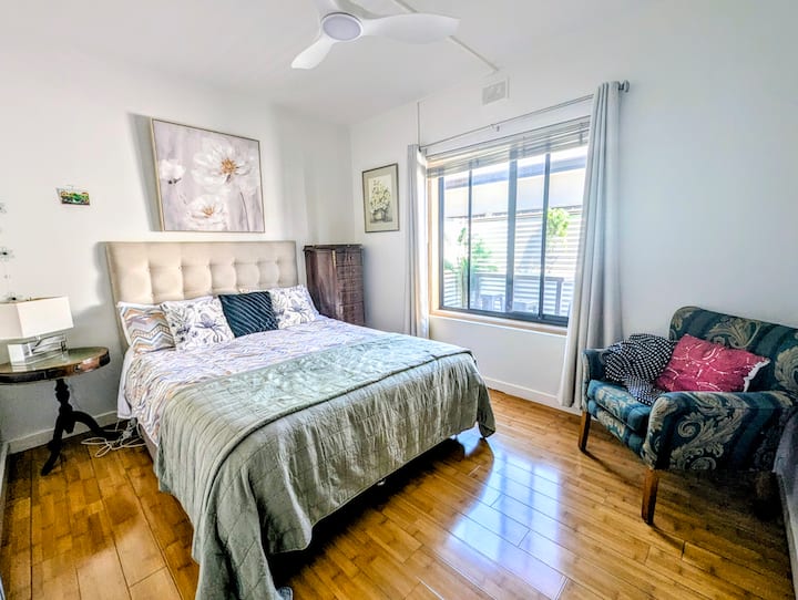 Just Right @ Hyde Park - Between Prestige & Boho - Blackwood