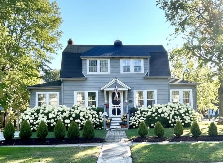 Boutique Charming Cottage | Walk To Beach & Cafés! - Lake Geneva