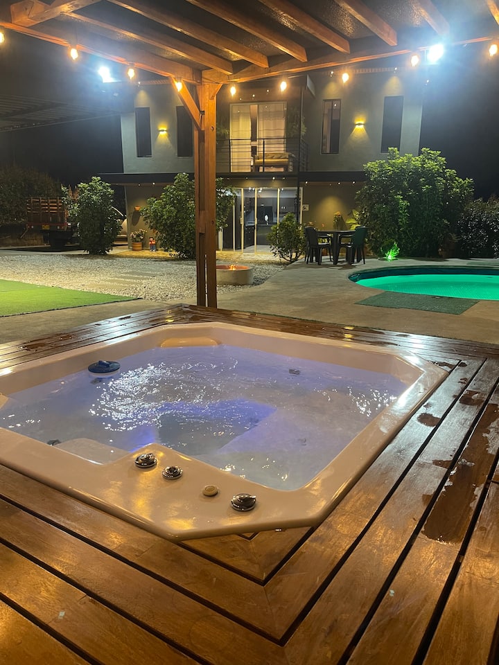 Agradable Casa De Campo Con Jacuzzi - Colombia