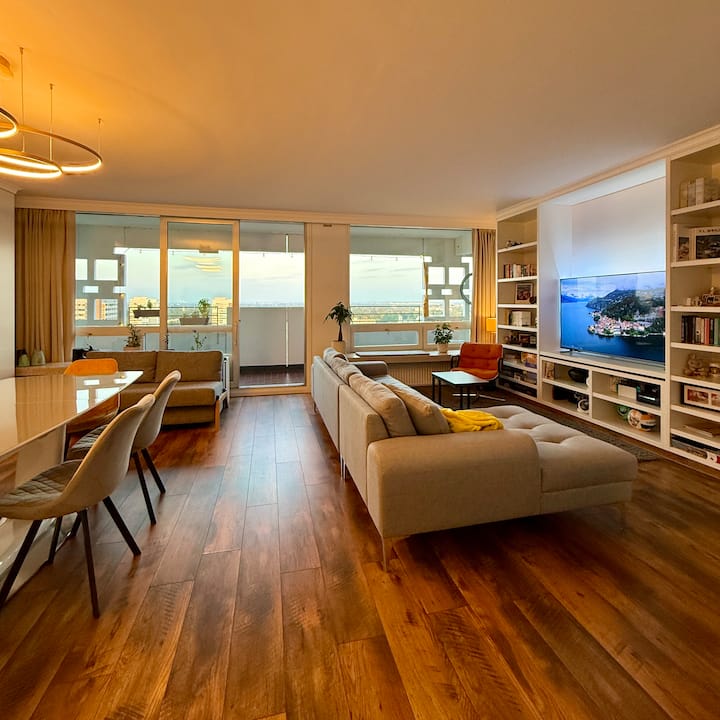 Geräumige Wohnung Mit Blick In Die Alpen - Munich