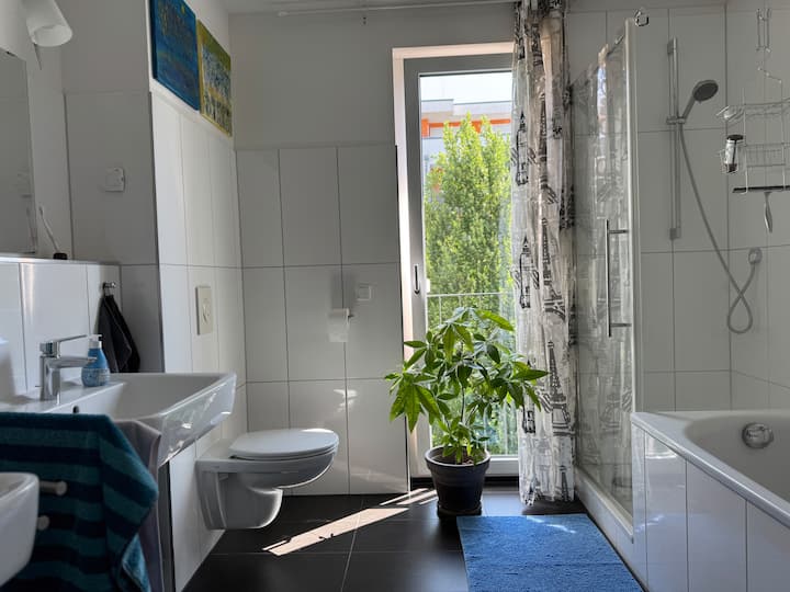 Private Room, Near Airport, Tram And Fair - Frankfurt am Main