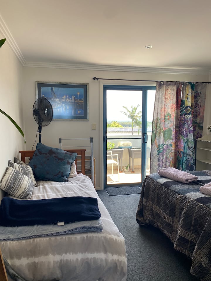 Forster Beach House: Ocean Views, Fire, Pool Table - Forster