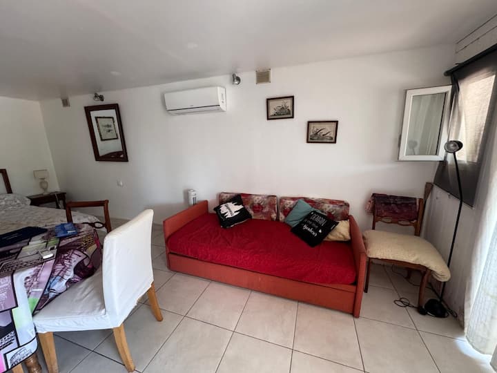 Studio Bord De Mer 
2 Ad. +2 Enf. - Agay