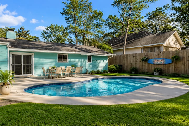 Kemah Boardwalk Home With Pool - Kemah, TX