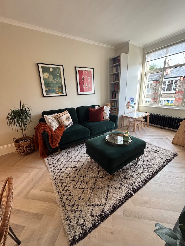 Bright North London Family Home With Garden - London