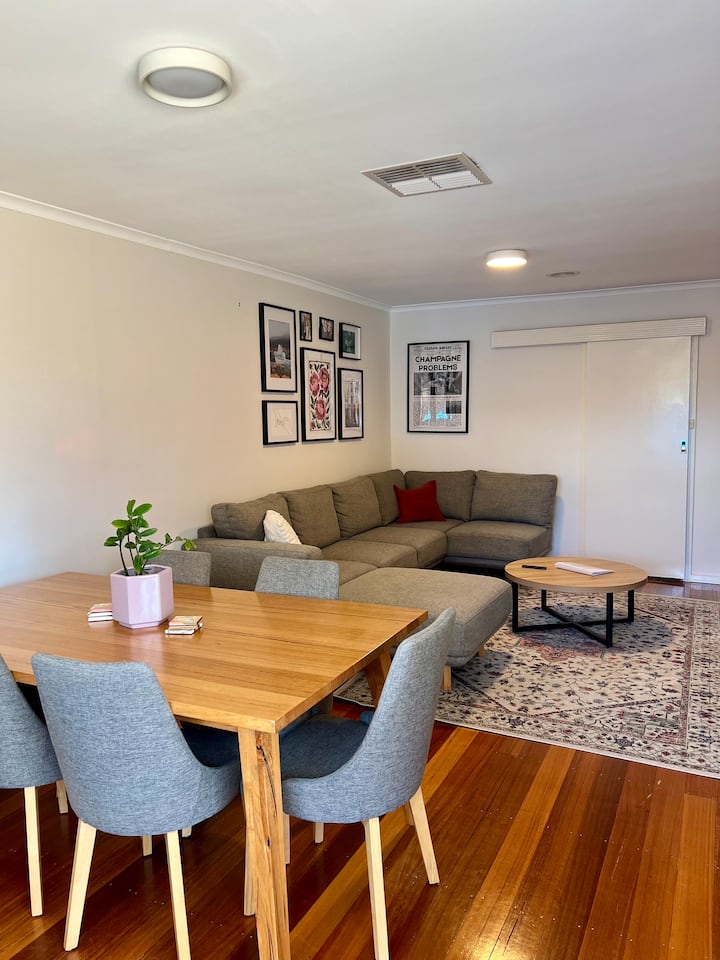 2 Bed Unit In The North Near Airport - Melbourne