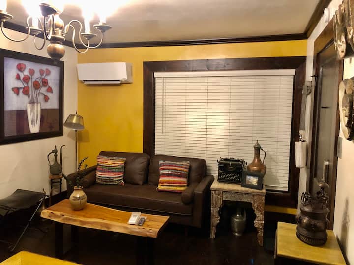 African Touch Lovely Cntrl Apt, Kitchenette Only - Columbia, MO