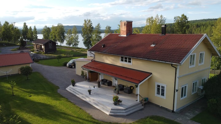 Spacious Holiday House Nearby Lake - Zweden