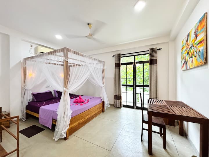 Coloration Villa - Corals Double Room 1 (Upstairs) - Hikkaduwa