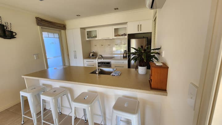 Silk Tree Cottage - West Melton