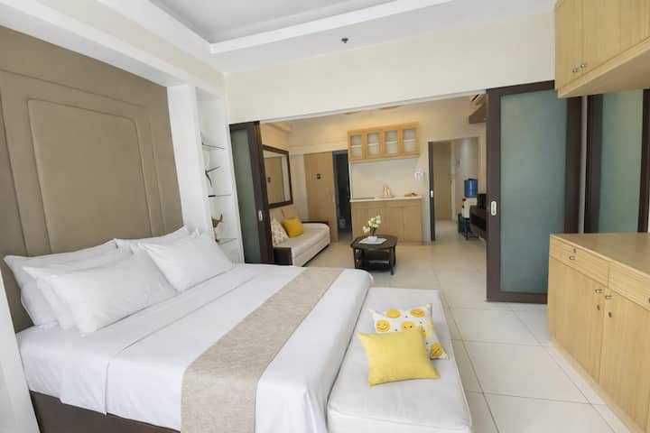 Enclosed 1br Mountain View Condo In Pico - Nasugbu