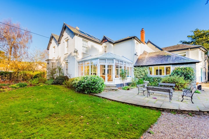 Kwerky 2-bedroom Holiday Cottage In Lovely Garden. - Strefford