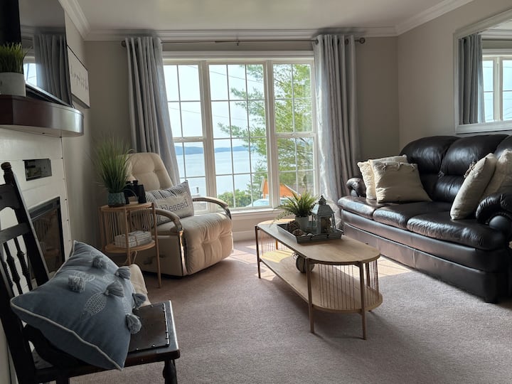 Liddy's Landing- Cozy Oceanview Escape - Newfoundland and Labrador