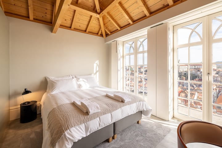 Boutique Duplex Private Balcony Monumental View - Porto