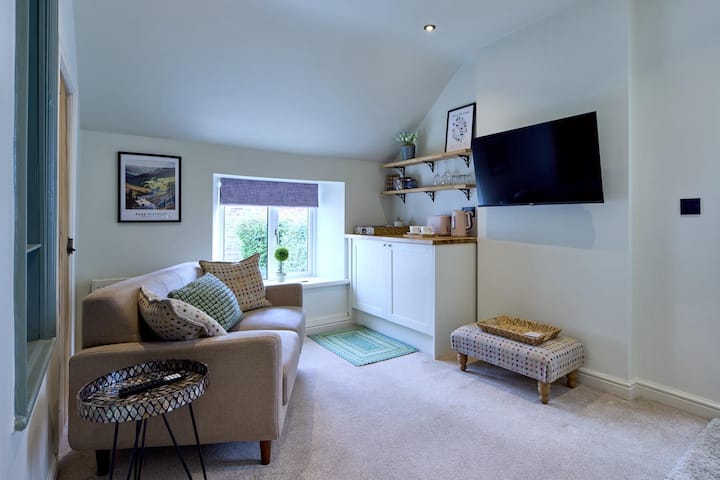 Lovely Apartment Above  Cafe Near Peak District - Chesterfield