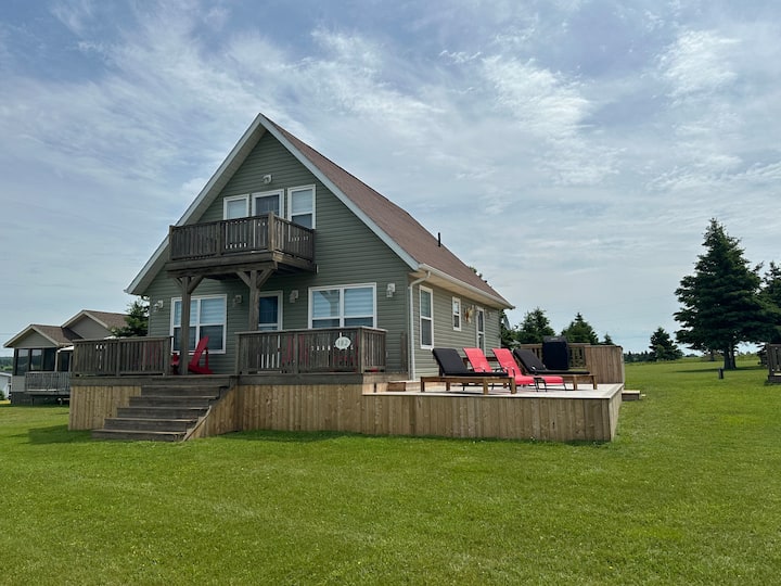 Sunset Chalet Waterview 2 Bedroom Cottage - Prince Edward Island