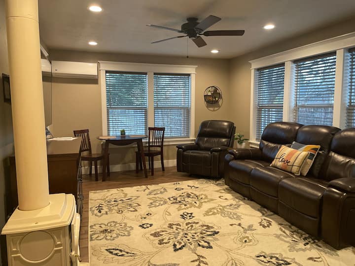 Westside Guest House. Light-bright- Not A Basement - Idaho Falls, ID