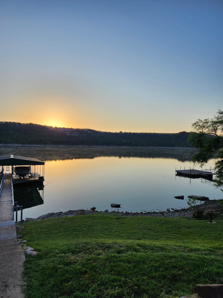 Wet Feet Retreat! Lake Front Cabin In Quiet Cove. - Possum Kingdom Lake, TX