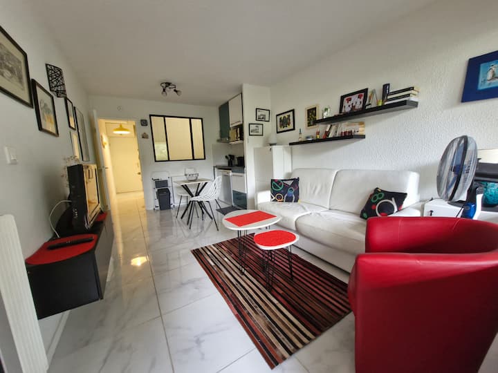 Cozy, Cabin Studio With A Garden View - Antibes