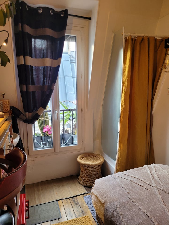 Chambre Sous Les Toits Paris Centre - Paris