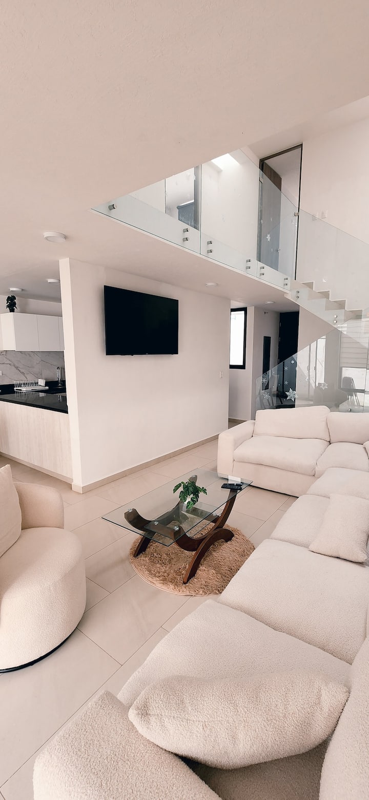 Tu Hogar Con Alberca Dentro De Coto Céntrico - Aguascalientes