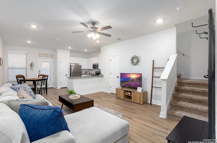 Comfort Living - Helotes, TX