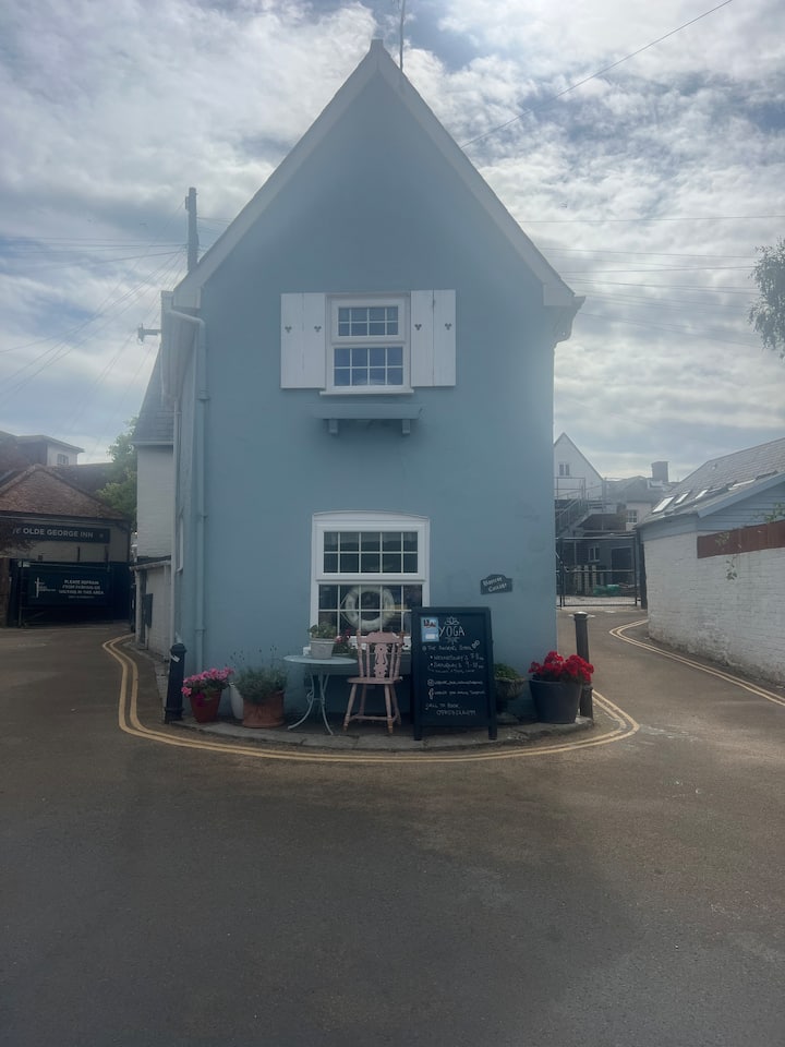 Centre Of Christchurch Bay Tree Cottage - Christchurch, UK