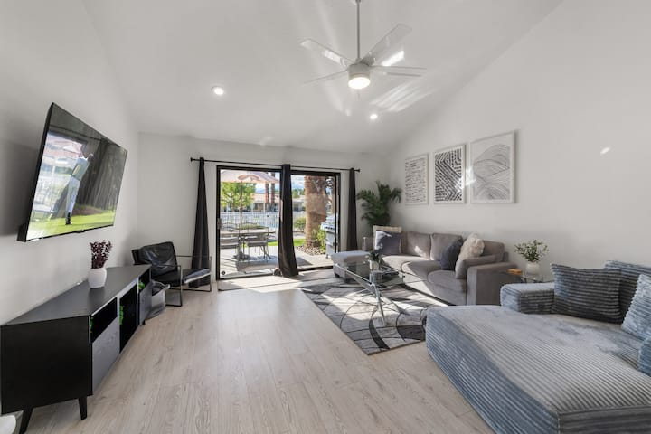 Vos Oasis In Palm Desert - Palm Desert, CA