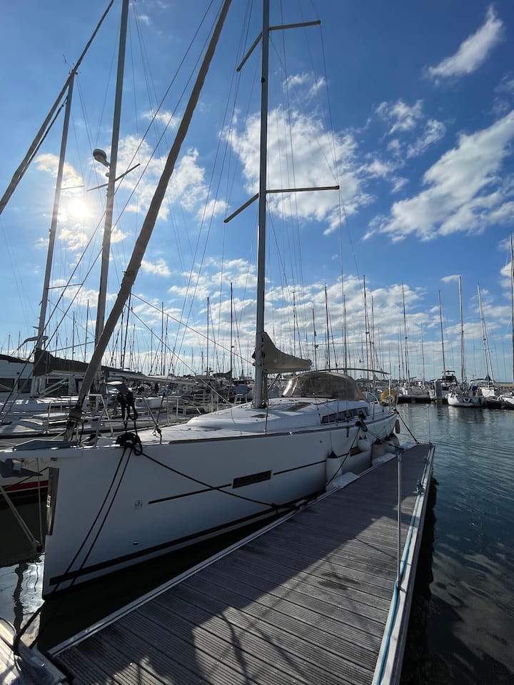Superbe Bateau Moderne - Quiberon